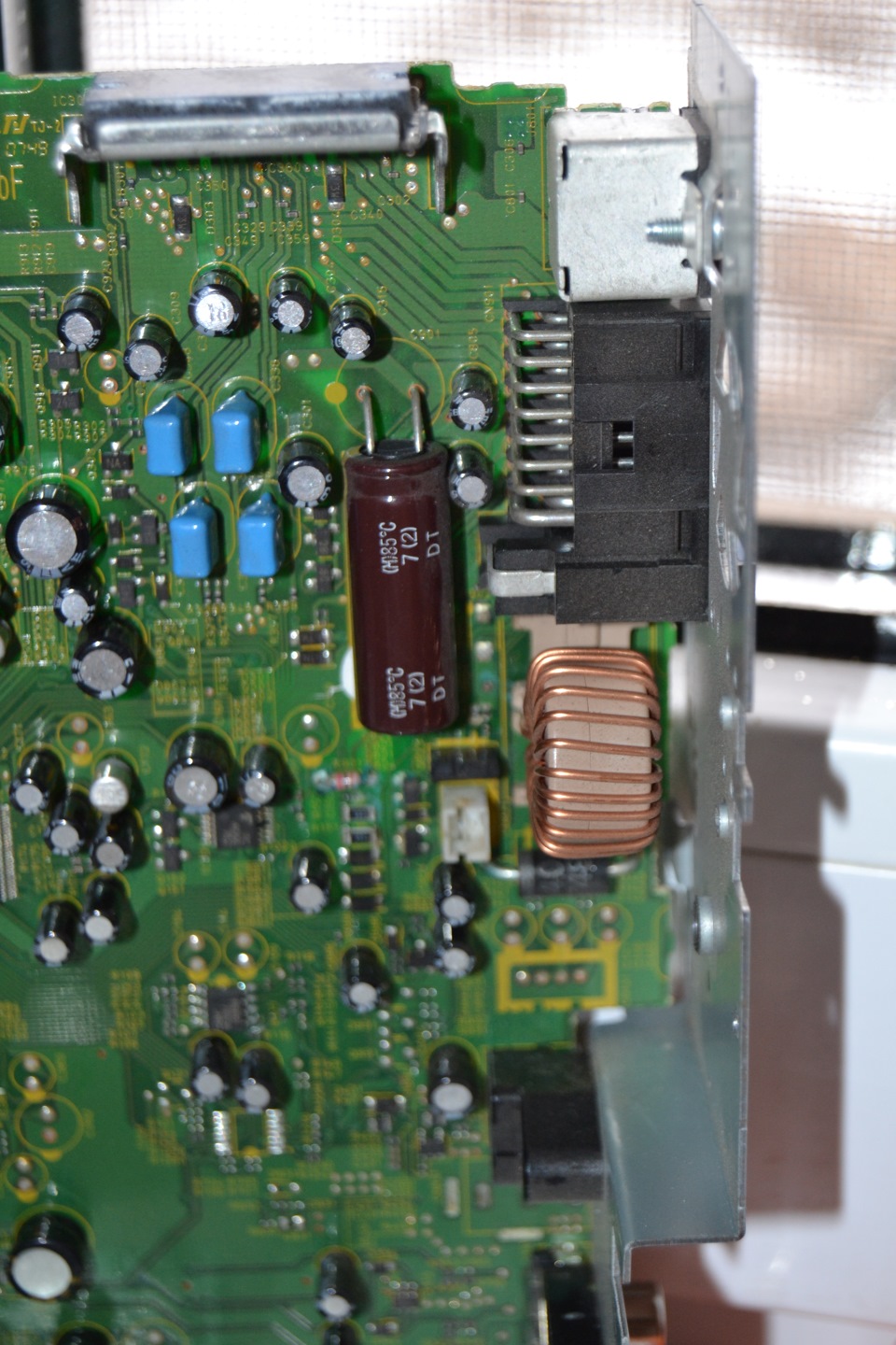 Задымелась магнитола JVC KD-DV4405 — Ford Transit (5G), 2,5 л, 1996 ...