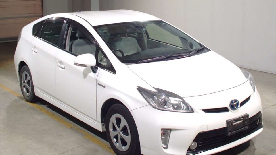 Toyota Prius (30) 1.8 гибридный 2012 | WHITE "G" на DRIVE2