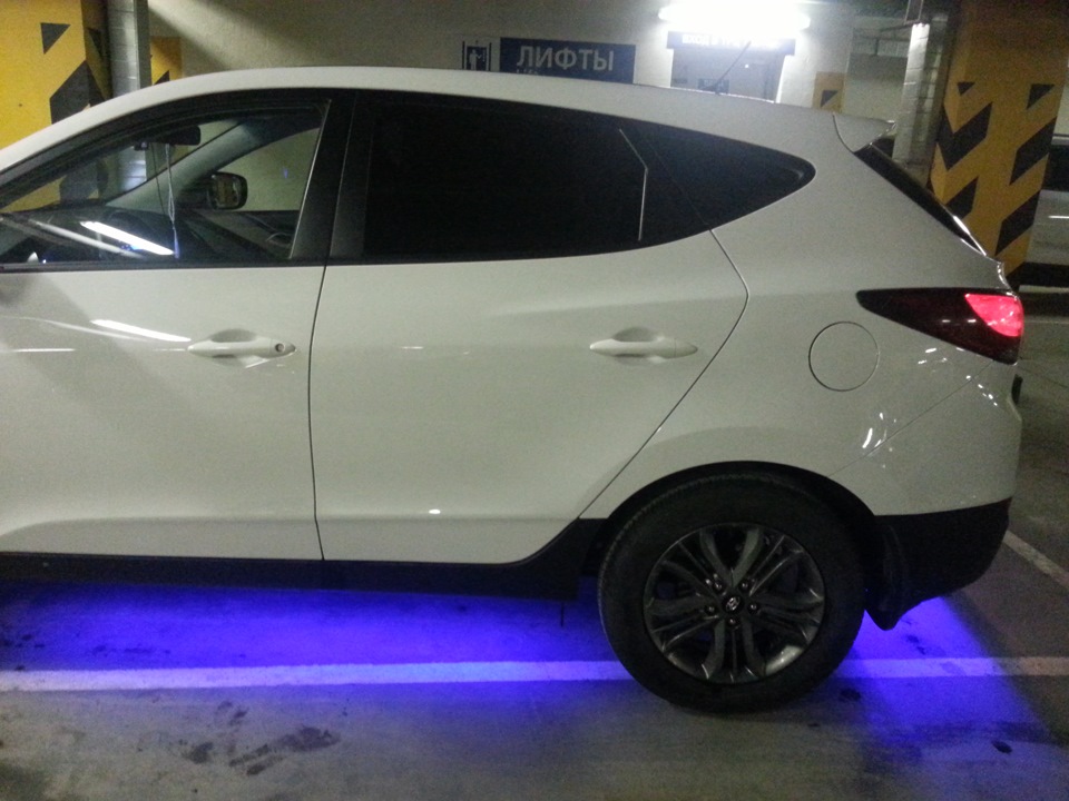 RGB подсветка днища — Hyundai ix35, 2 л, 2014 года | стайлинг | DRIVE2