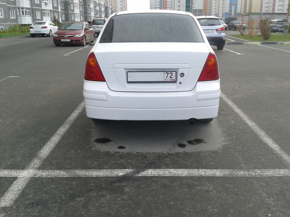 Вид сзади — Suzuki Liana, 1,6 л, 2005 года | фотография | DRIVE2