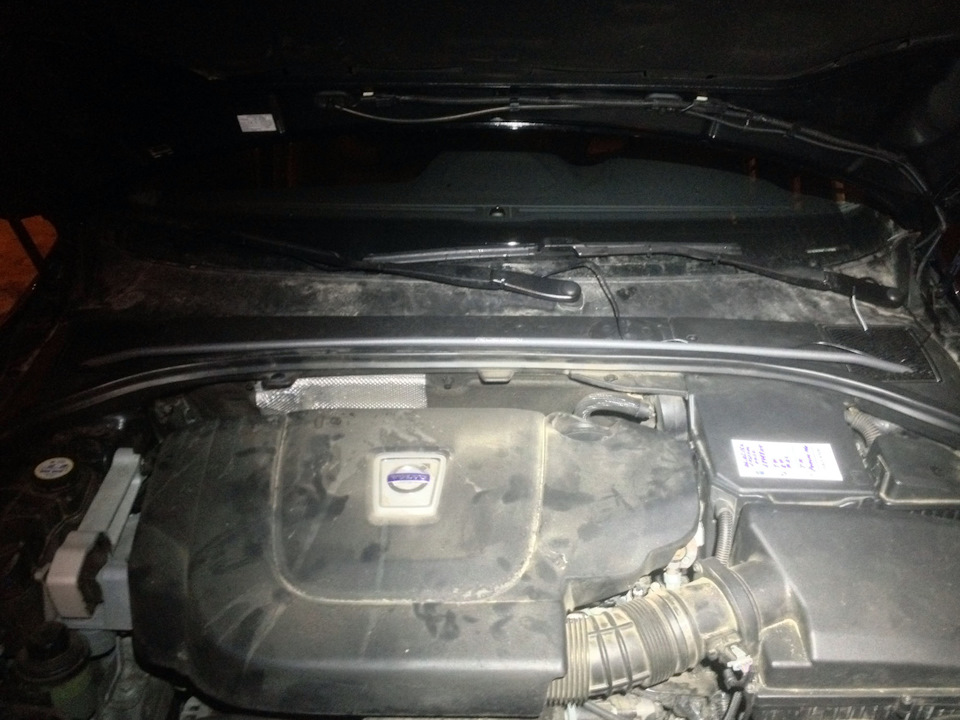 Распорка R-design — Volvo XC70 III, 2,4 л, 2012 года | тюнинг | DRIVE2