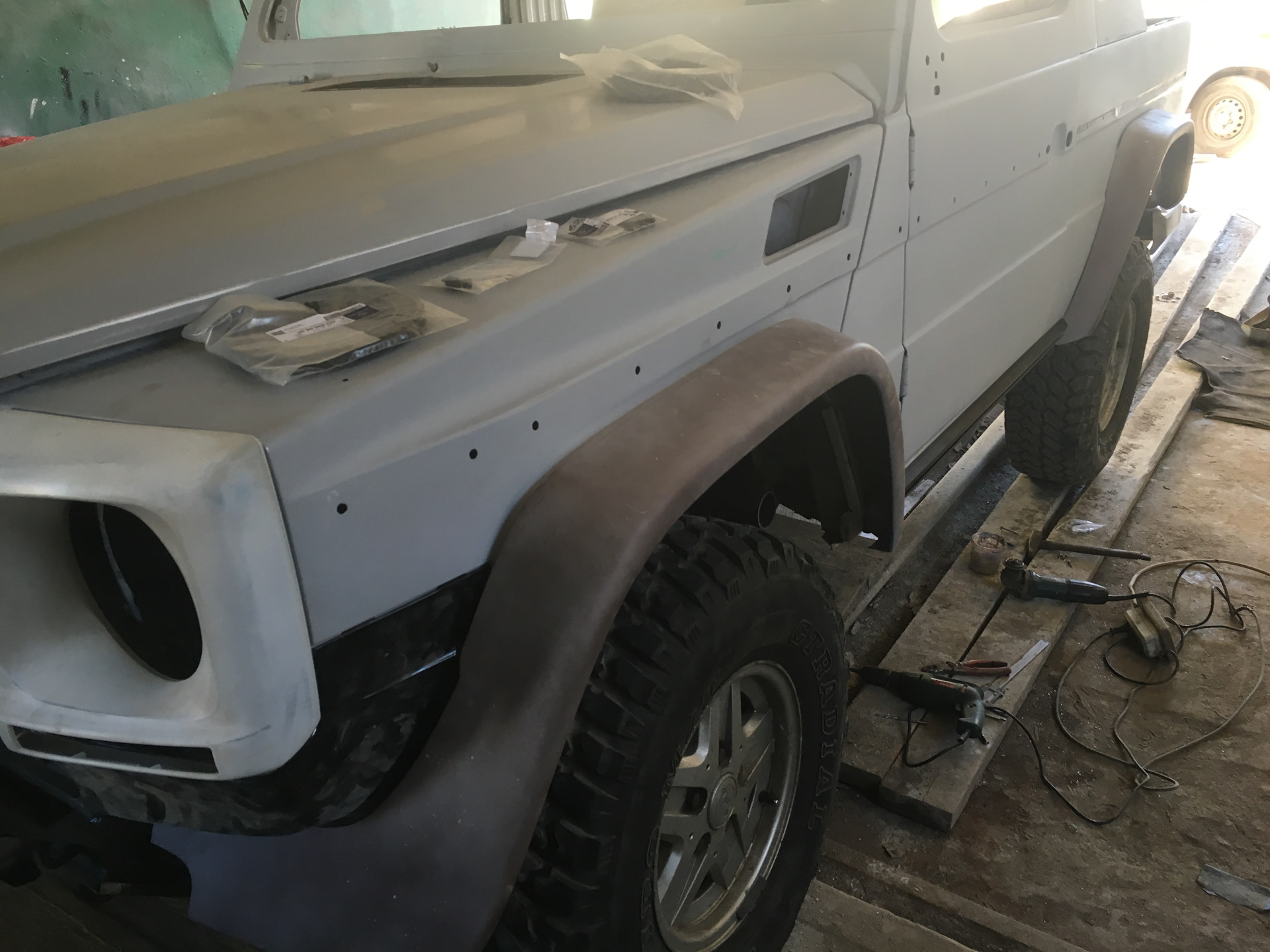 устанавливаем обвес 55AMG, и новые молдинги порога! — Mercedes-Benz G ...