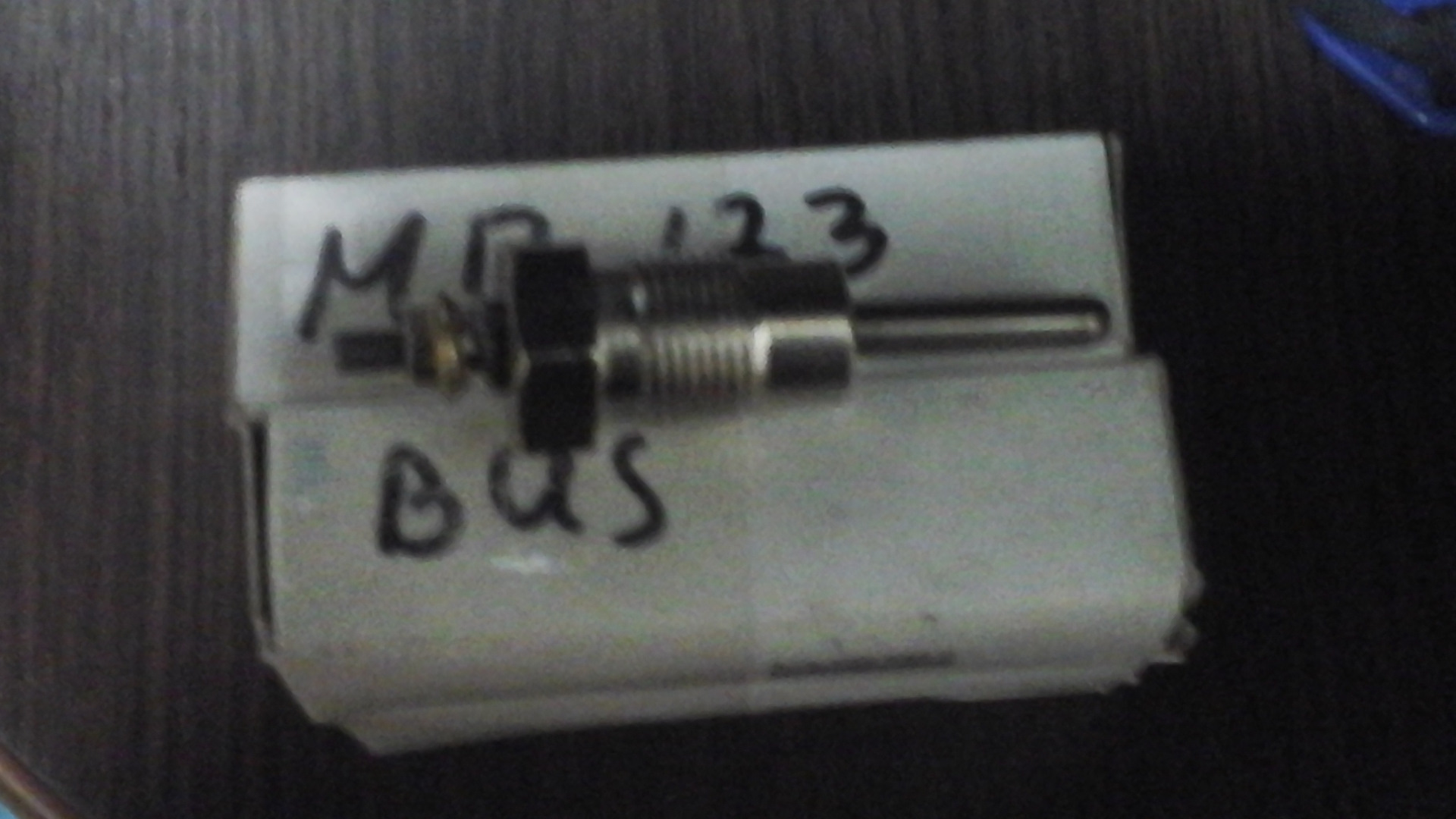 свечи накала. — Mercedes-Benz W123, 2,4 л, 1983 года | запчасти | DRIVE2