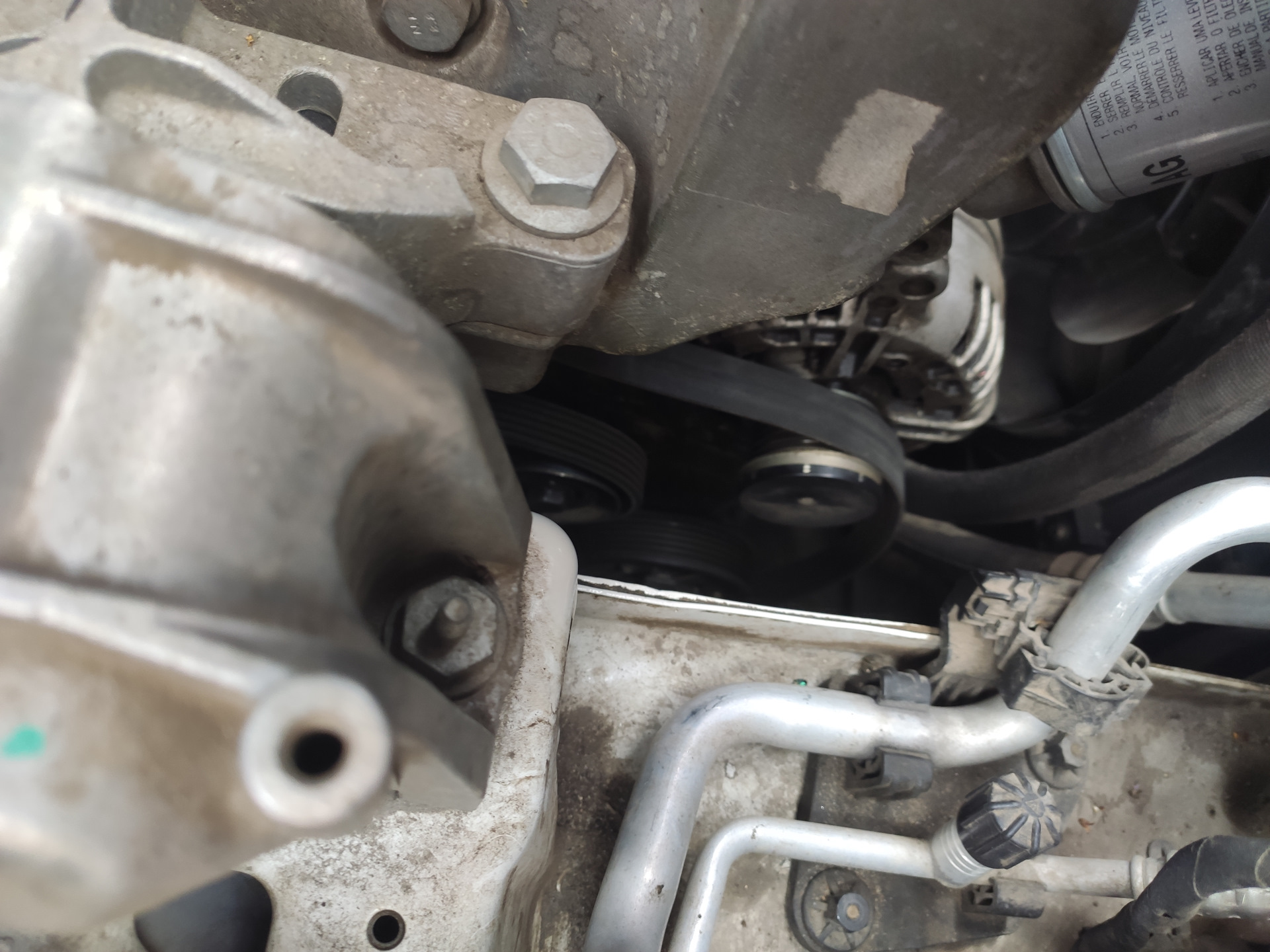 Замена обводного ролика. — Volkswagen Tiguan (1G), 1,4 л, 2013 года ...