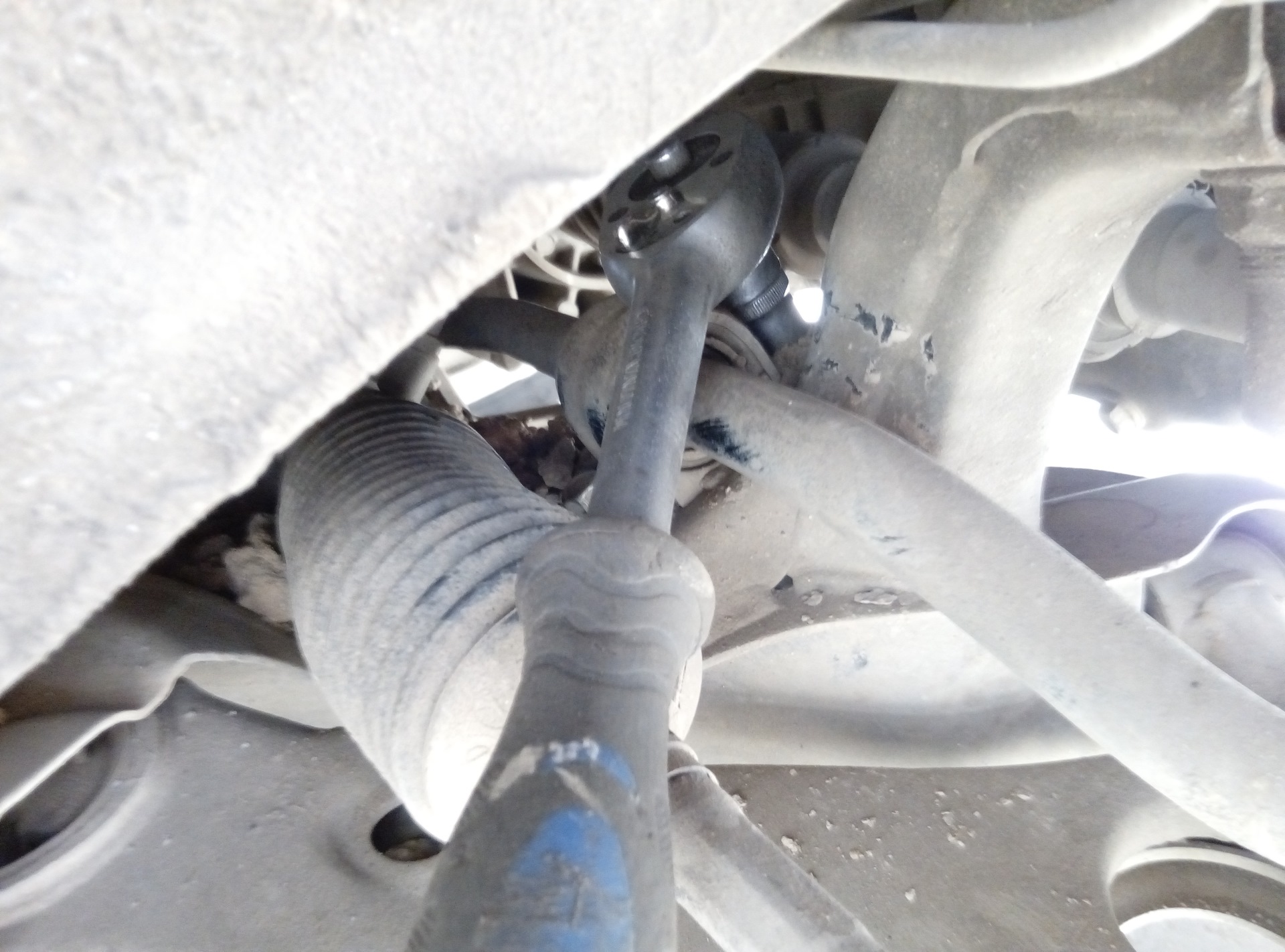 Замена передних втулок стабилизатор — Hyundai Sonata VI (YF), 2 л, 2012 ...