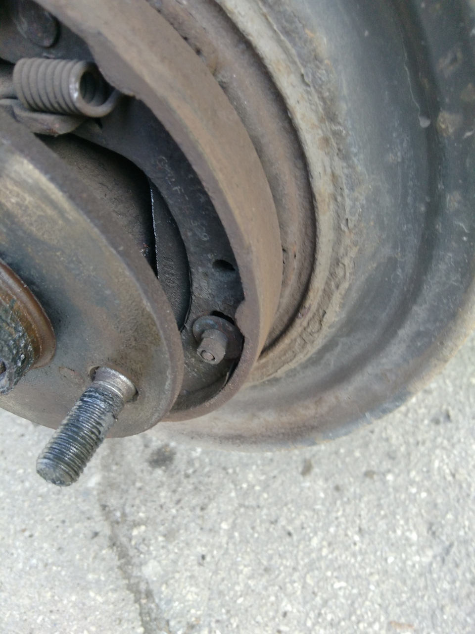 13 месяцев без ручного тормоза. (Ручника) — Toyota Corolla (120), 1,4 л ...