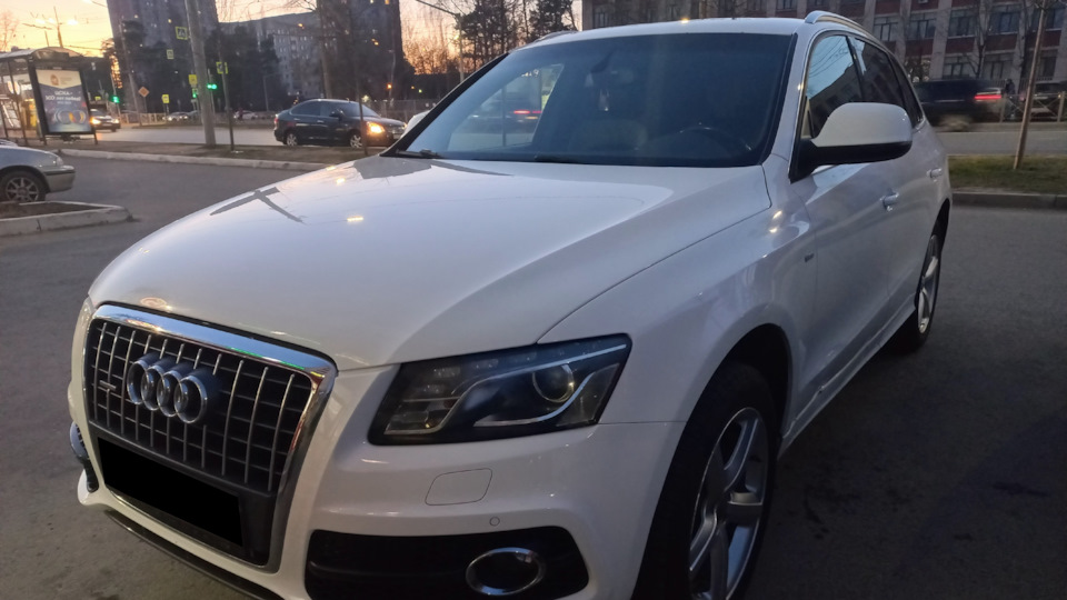 Audi Q5 (1G) 2.0 бензиновый 2009 | на DRIVE2