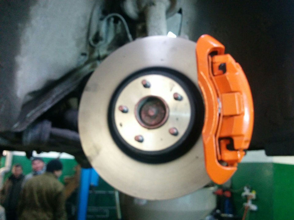 Установлен комплект ST тормозов — Ford Focus Wagon II, 1,6 л, 2008 года ...