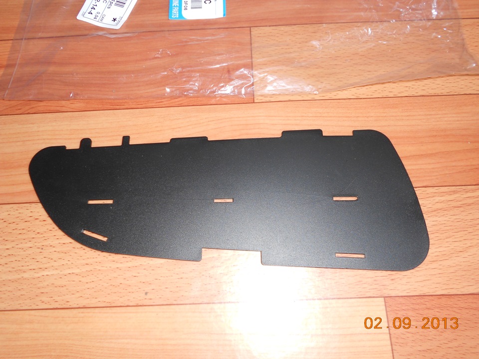 Оригинальная заглушка ПТФ. — Mazda Demio (2G), 1,3 л, 2004 года ...