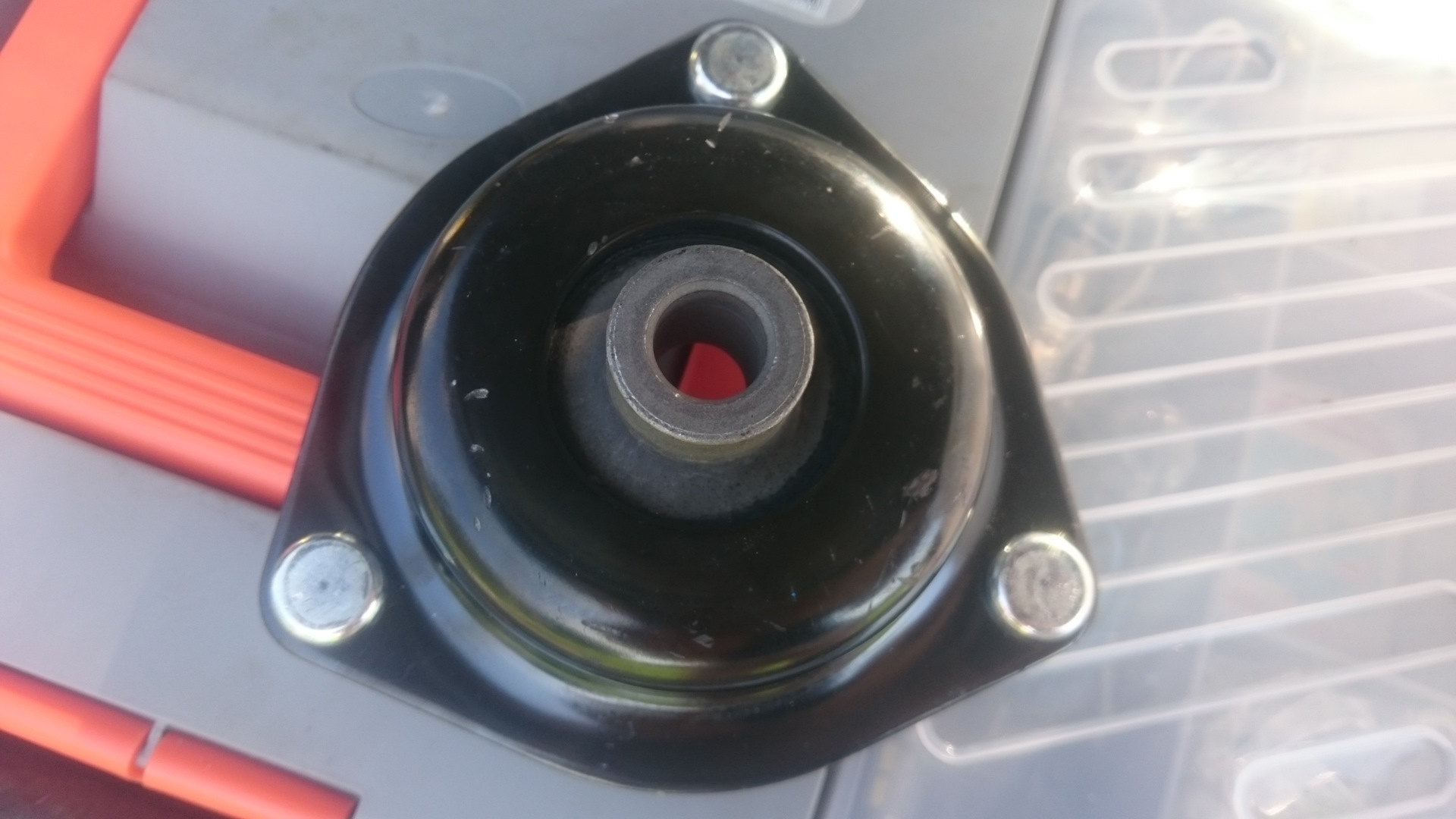 Небольшие новшества в переднюю подвеску — Nissan Almera II (N16), 1,5 л ...