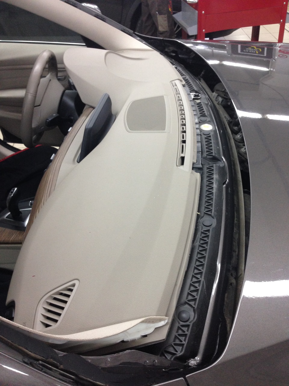 Замена лобового стекла — BMW 3 series (F30), 2 л, 2012 года | визит на ...