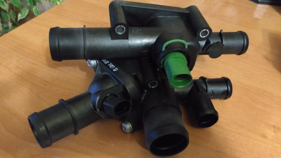 Продам Термостат MAHLE TM1105, BEHR TM1105, VAG 06A 121 111 — Skoda ...