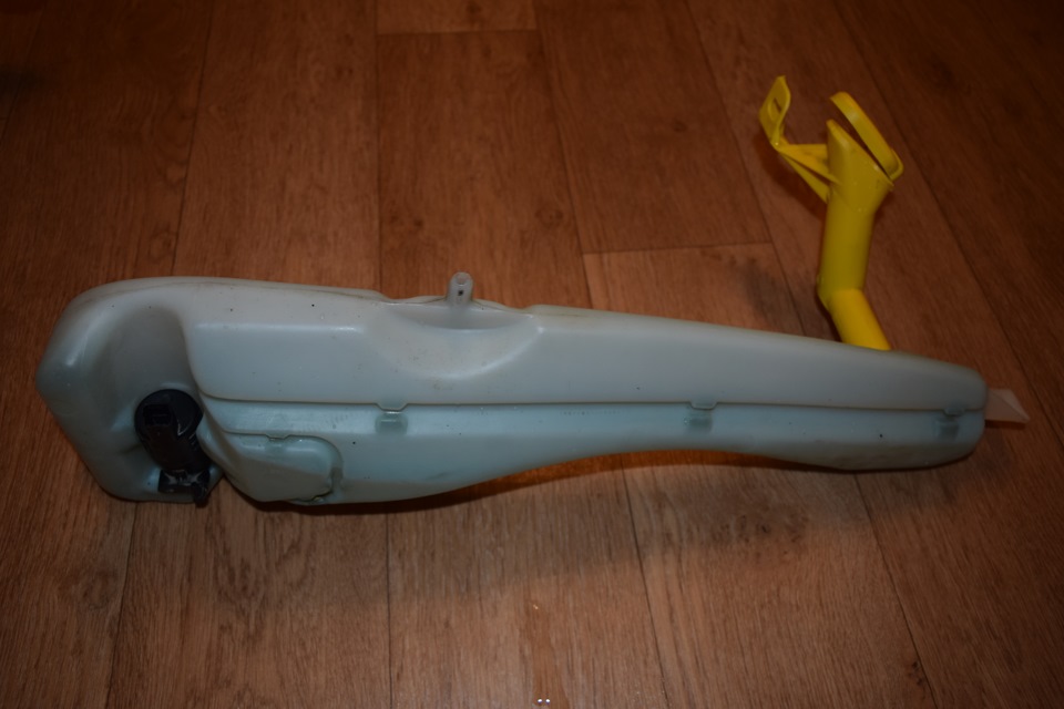 Насос омывателя — Renault Megane I, 1,6 л, 1999 года | своими руками ...