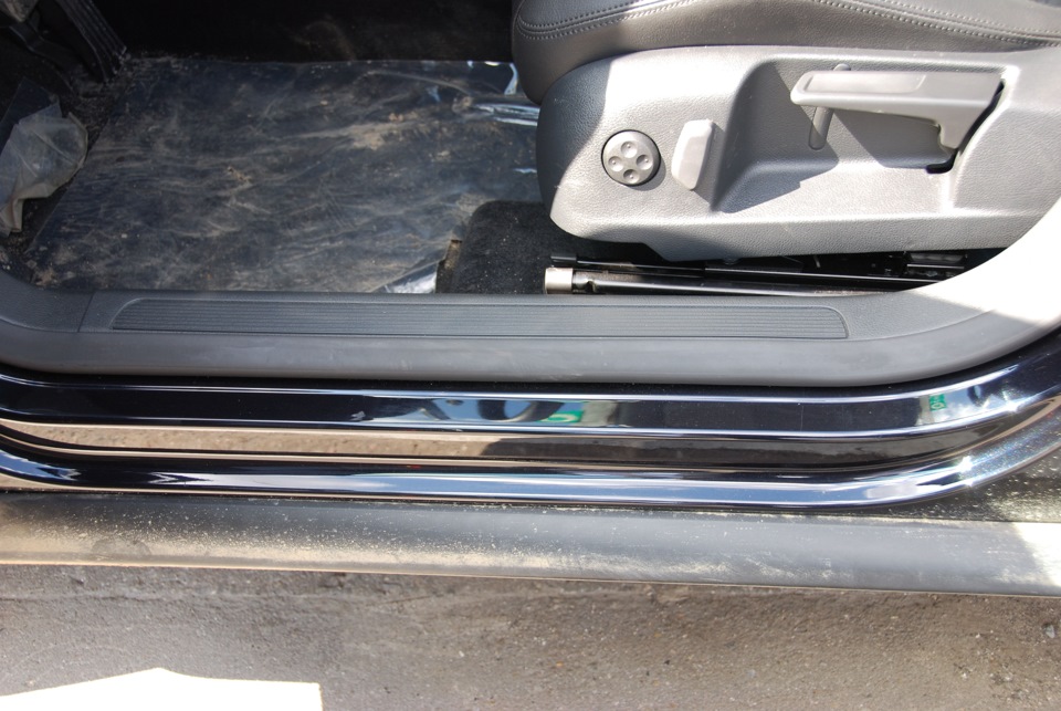 Накладки на пороги — cool-led.ru на DRIVE2