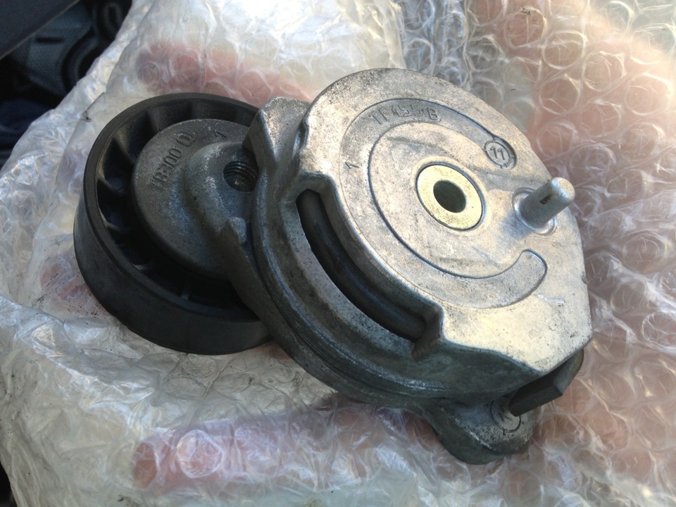 Замена приводных ремней и натяжного ролика — Volvo XC60 (1G), 2,4 л ...