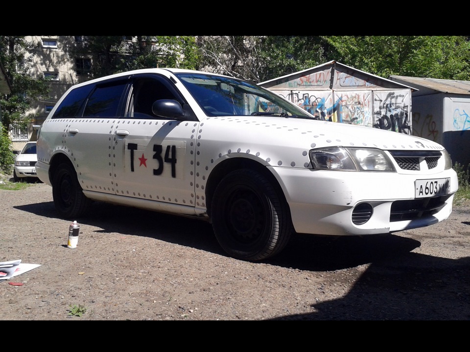 Боевой раскрас на 9мая — Nissan Wingroad (Y11), 1,5 л, 1999 года ...