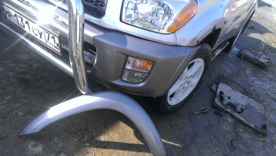 снял все лишнее "рамку, бампера, расширители арок" — Toyota RAV4 (II ...