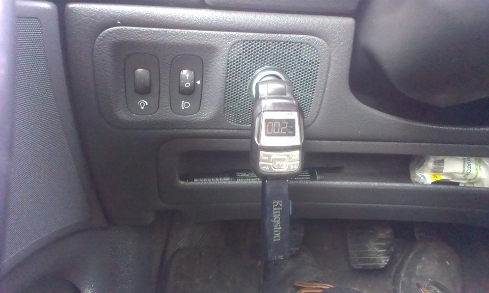 дополнительный прикуриватель — Renault Laguna II, 2 л, 2002 года ...