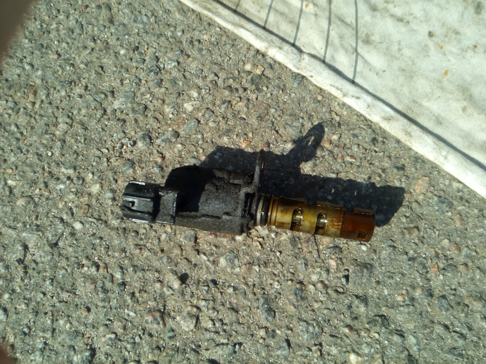 1533022030 КЛАПАН ИЗМЕНЕНИЯ ФАЗ ГРМ TOYOTA AURIS (06-12), AVENSIS (03 ...