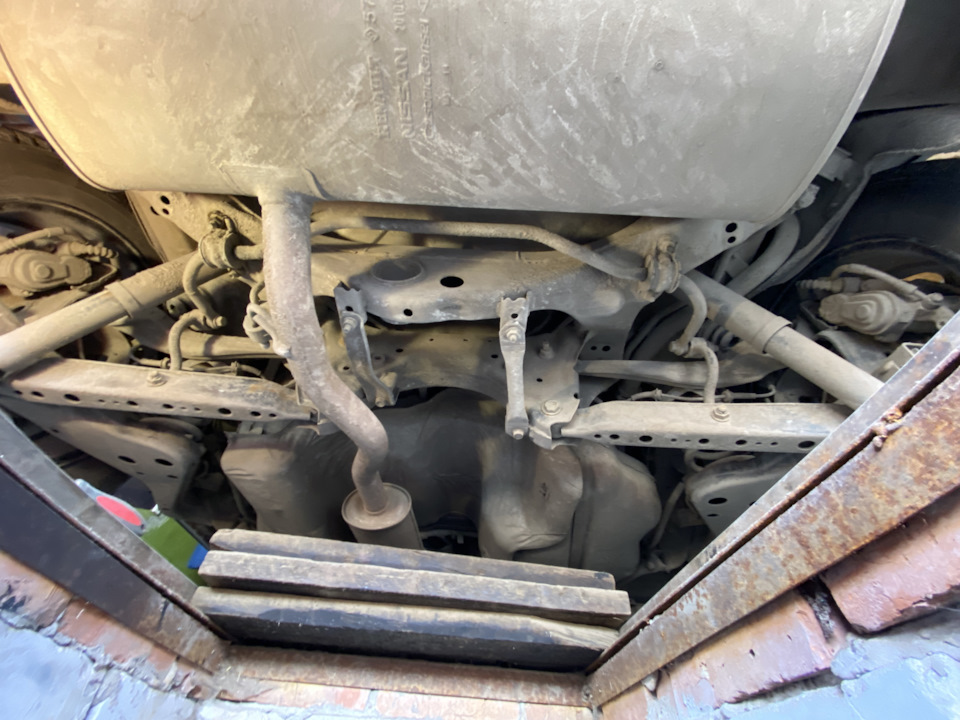 Замена втулок заднего стабилизатора — Nissan Qashqai (2G), 2 л, 2014 ...