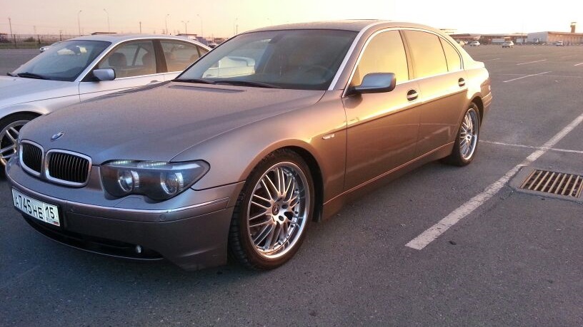BMW 745 e66 vs Mercedes-Benz S500 W220 — BMW 7 series (E65/E66), 4,5 л ...