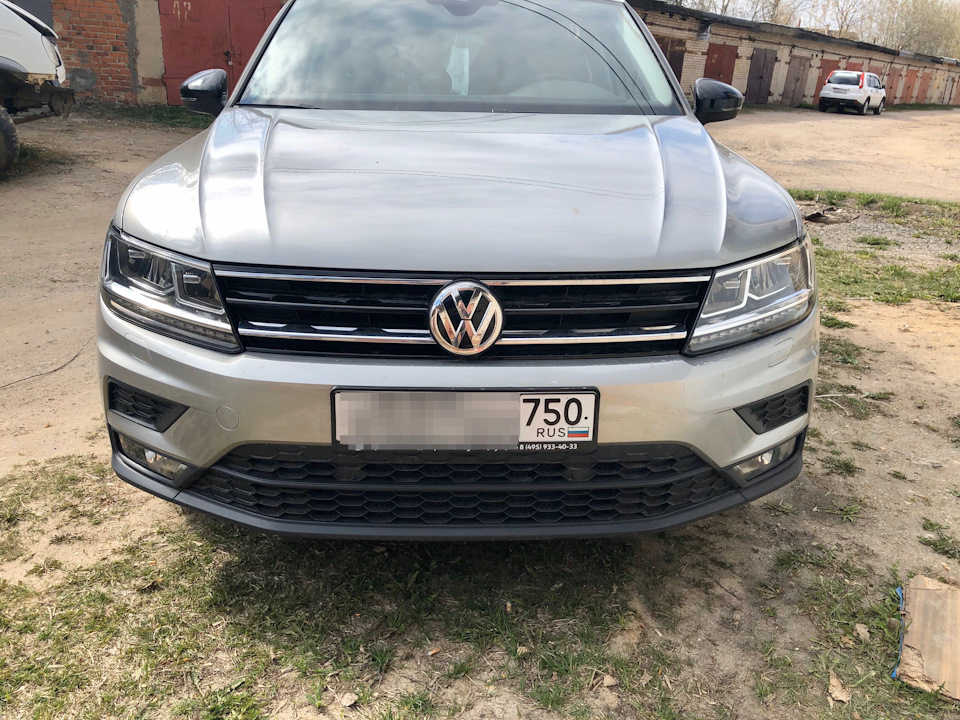 Хромированная накладка на передний бампер — Volkswagen Tiguan (2G), 1,4 ...