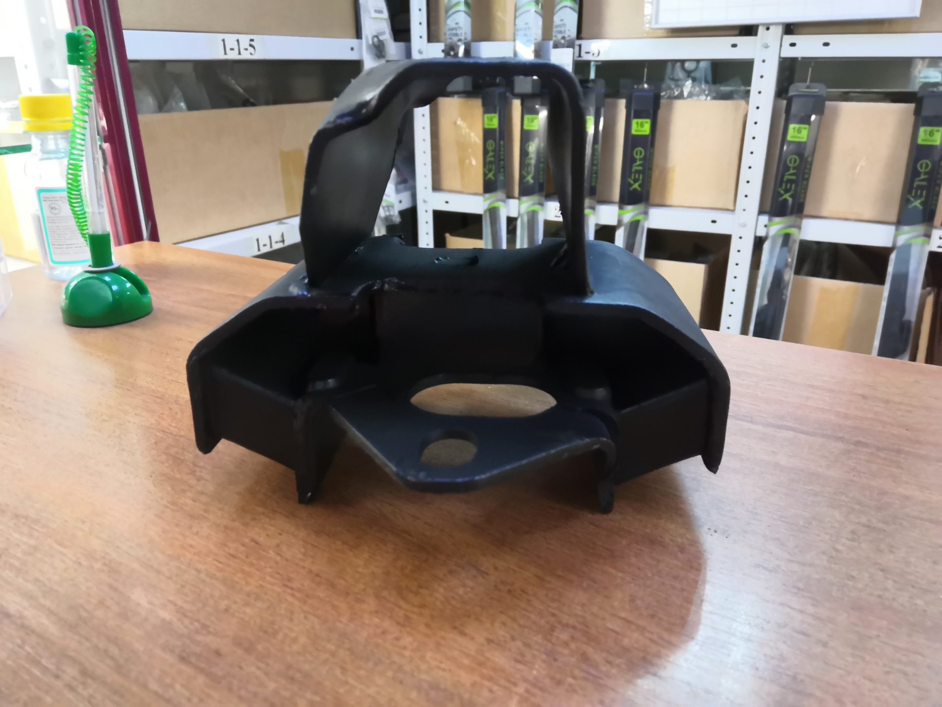 Подушка мкпп, задняя опора двигателя — Mitsubishi Pajero (2G), 2,5 л ...