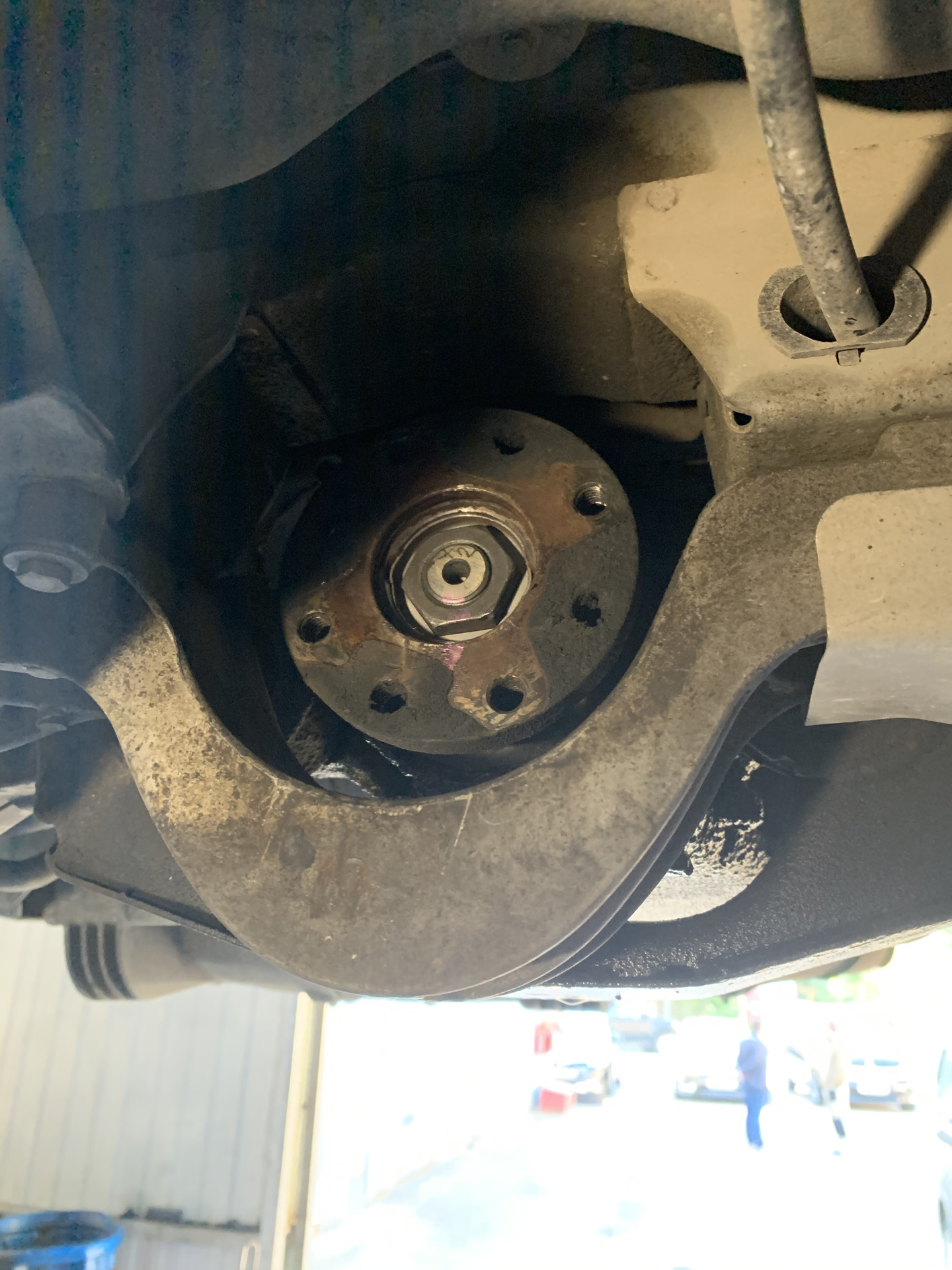 Замена прокладки клапанной крышки и сальника редуктора — BMW X3 (E83 ...