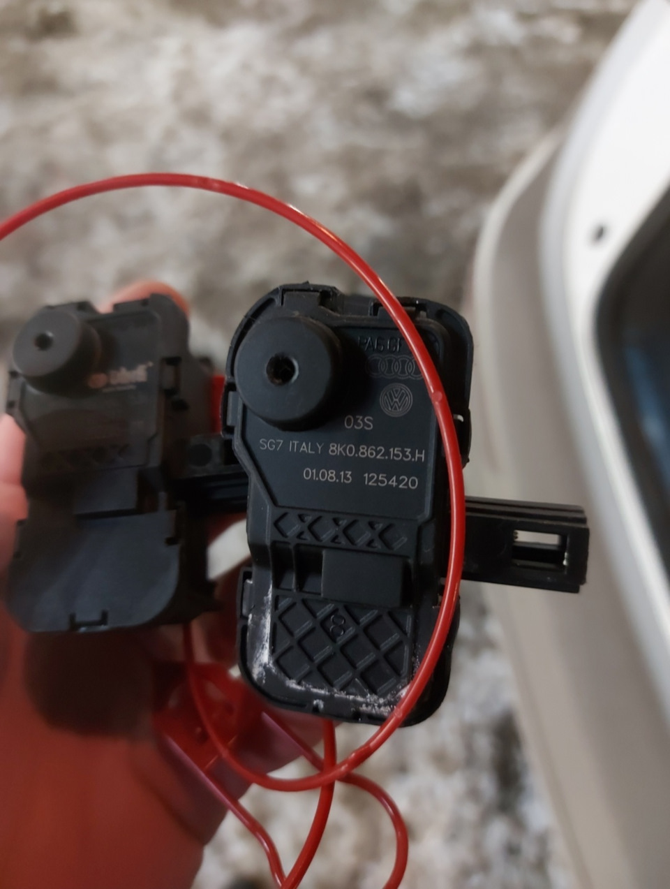 8K0862153H Замок лючка топливного бака VAG | Запчасти на DRIVE2