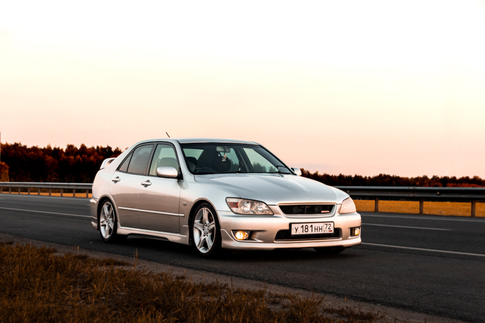 Осенние фото — Toyota Altezza, 2 л, 2000 года | фотография | DRIVE2