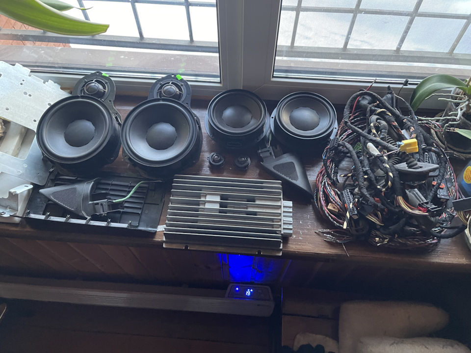 Комплект VW Dynaudio на Volkswagen Passat Variant (B7), Volkswagen ...