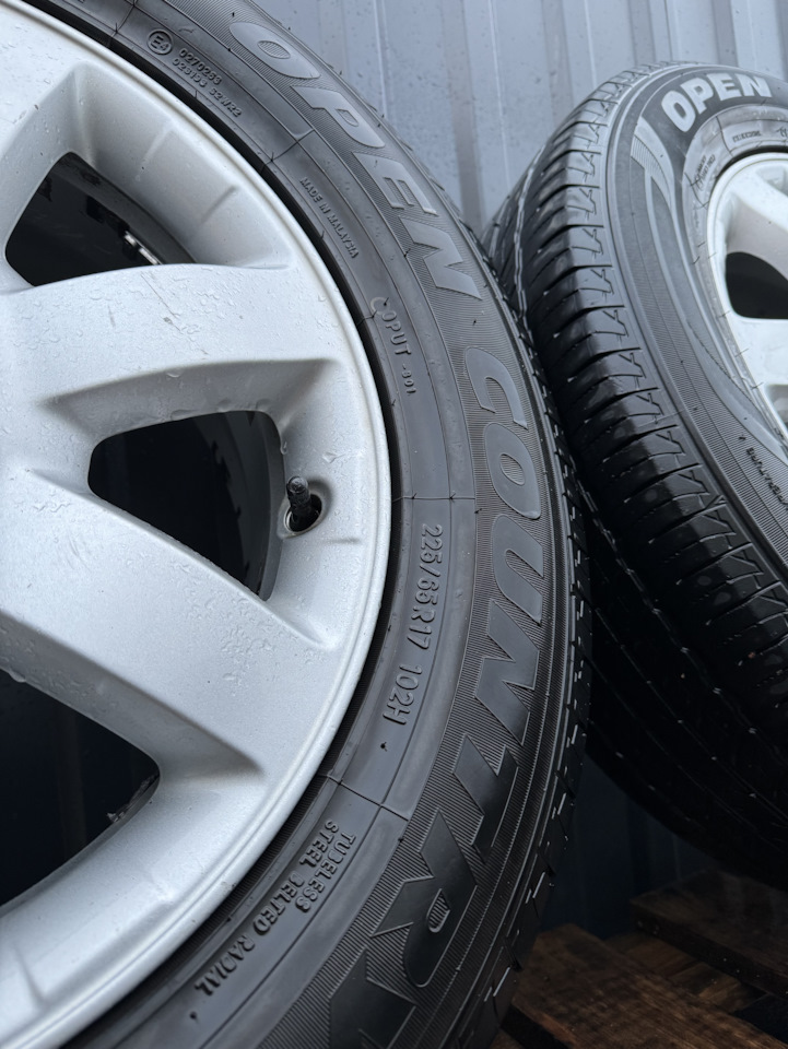 Шины летние Toyo 225/65 R17, литые диски Honda 6,5Jx17 ET50 5x114,3 на ...
