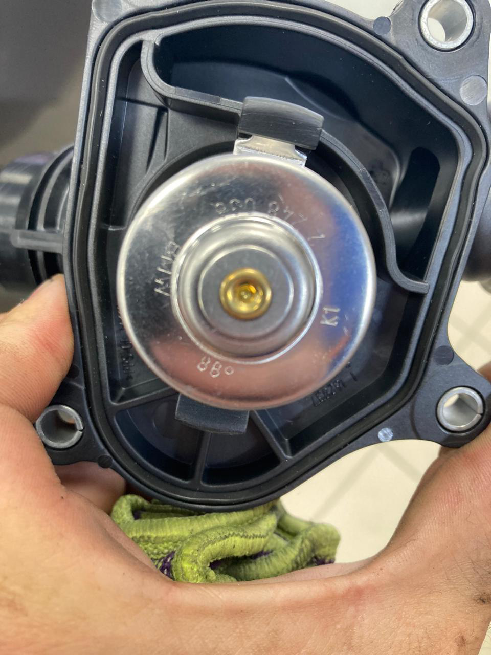 Замена радиатора масляного стакана (теплообменника) + замена термостата ...