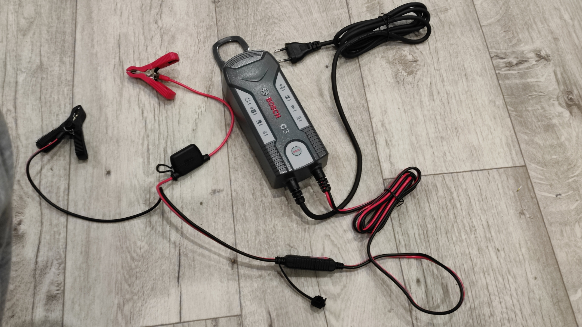 Зарядка аккумулятора Bosch с3 Артикул: 018999903M — Audi A6 Avant (C5 ...