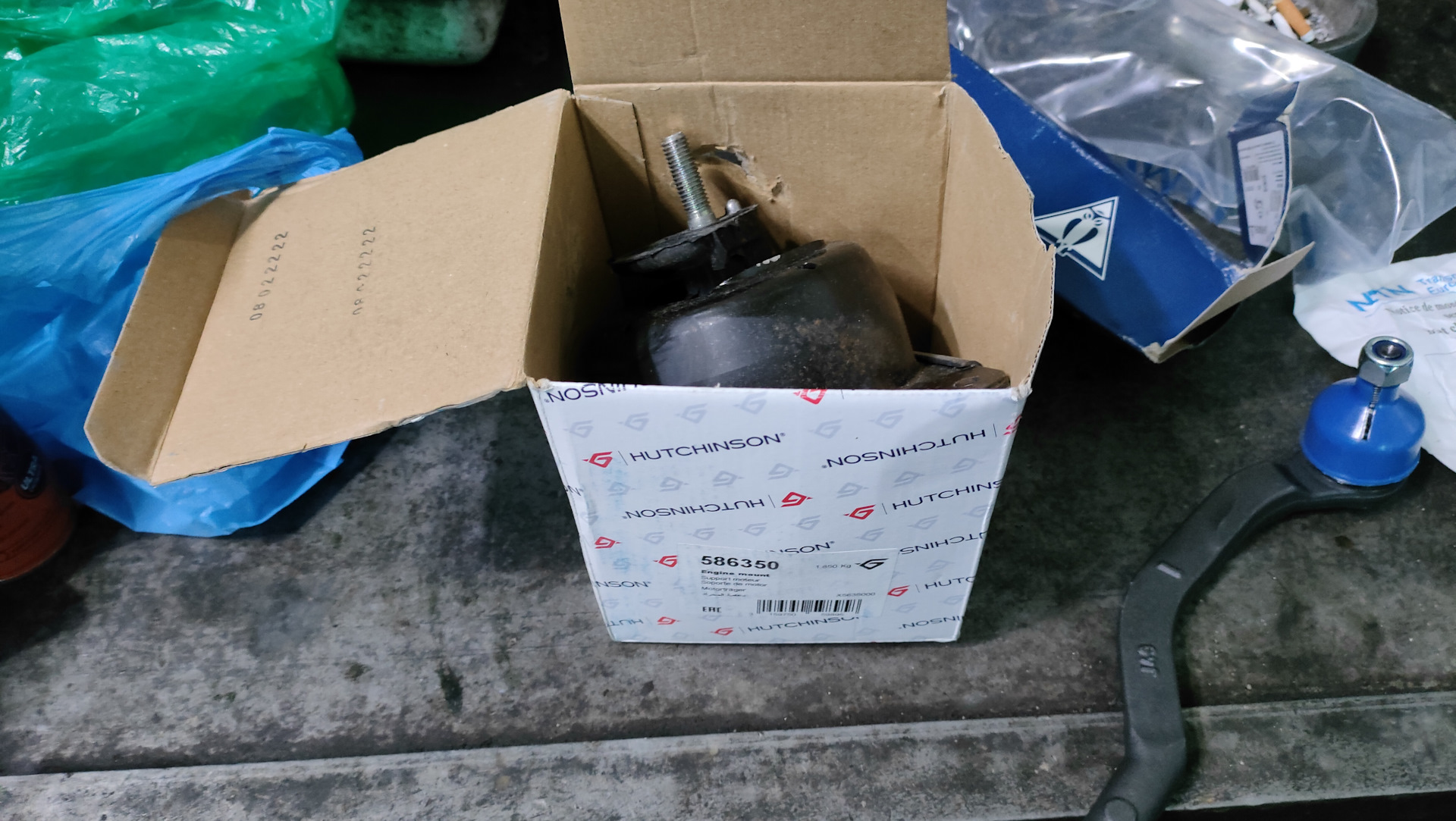 Внутренний пыльник полуоси, подушка двигателя, рулевая тяга — Renault ...