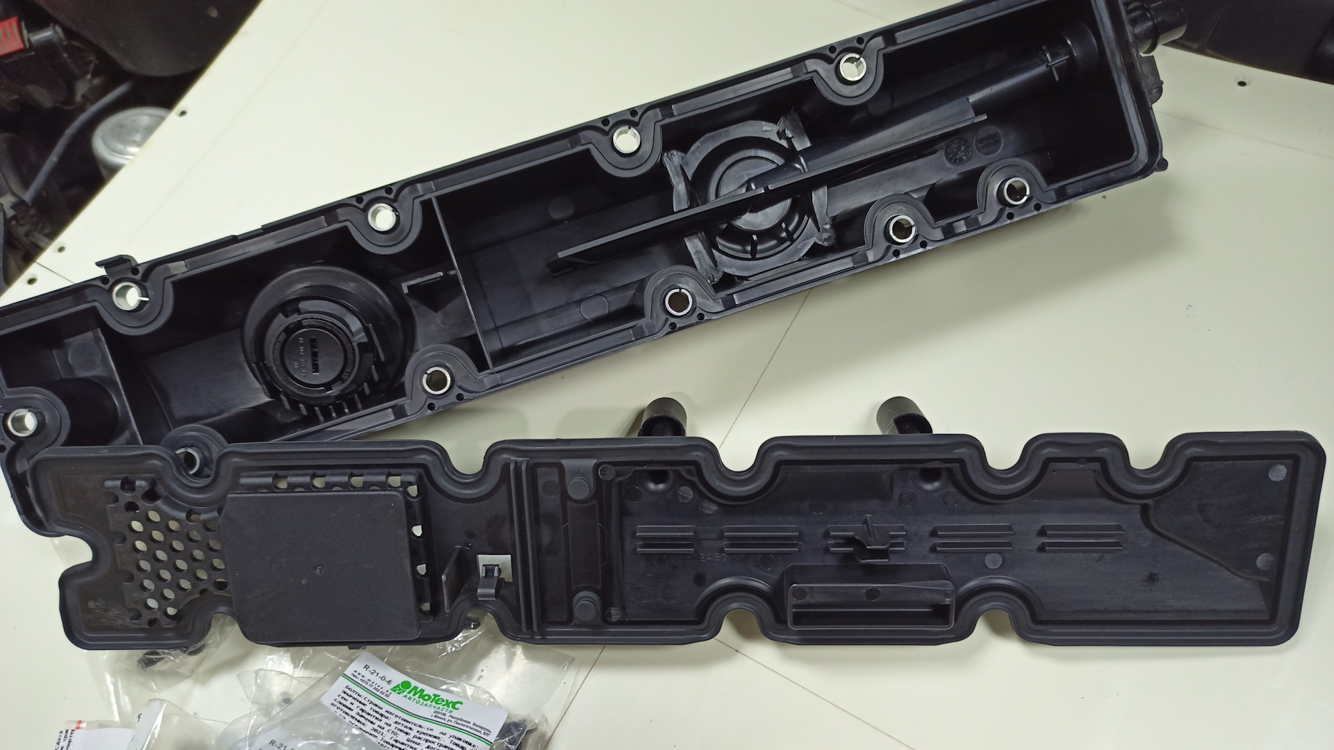 #95 Замена свечей зажигания, передней клапанной крышки — Peugeot 307 SW ...