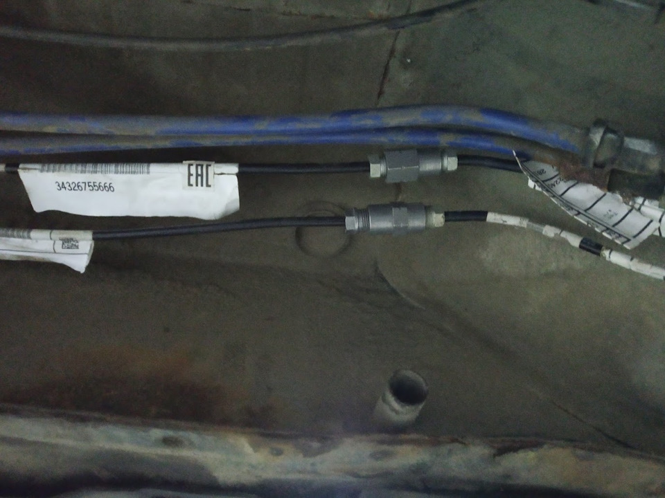 Замена тормозных трубок и шлангов. Часть 2 — BMW X5 (E53), 3 л, 2001 ...