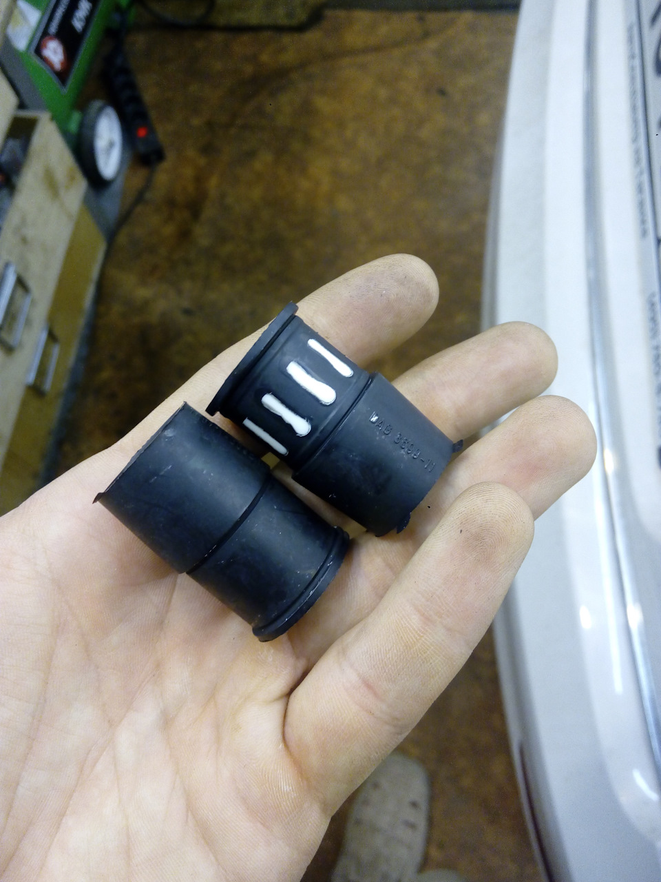 7E0698647 Комплект направляющих втулок VAG | Запчасти на DRIVE2