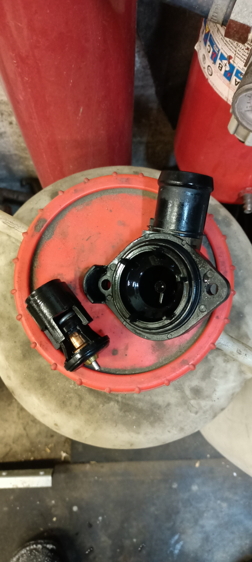 Замена термостата. Откат к старому образцу) — Skoda Octavia A5 Mk2, 1,4 ...