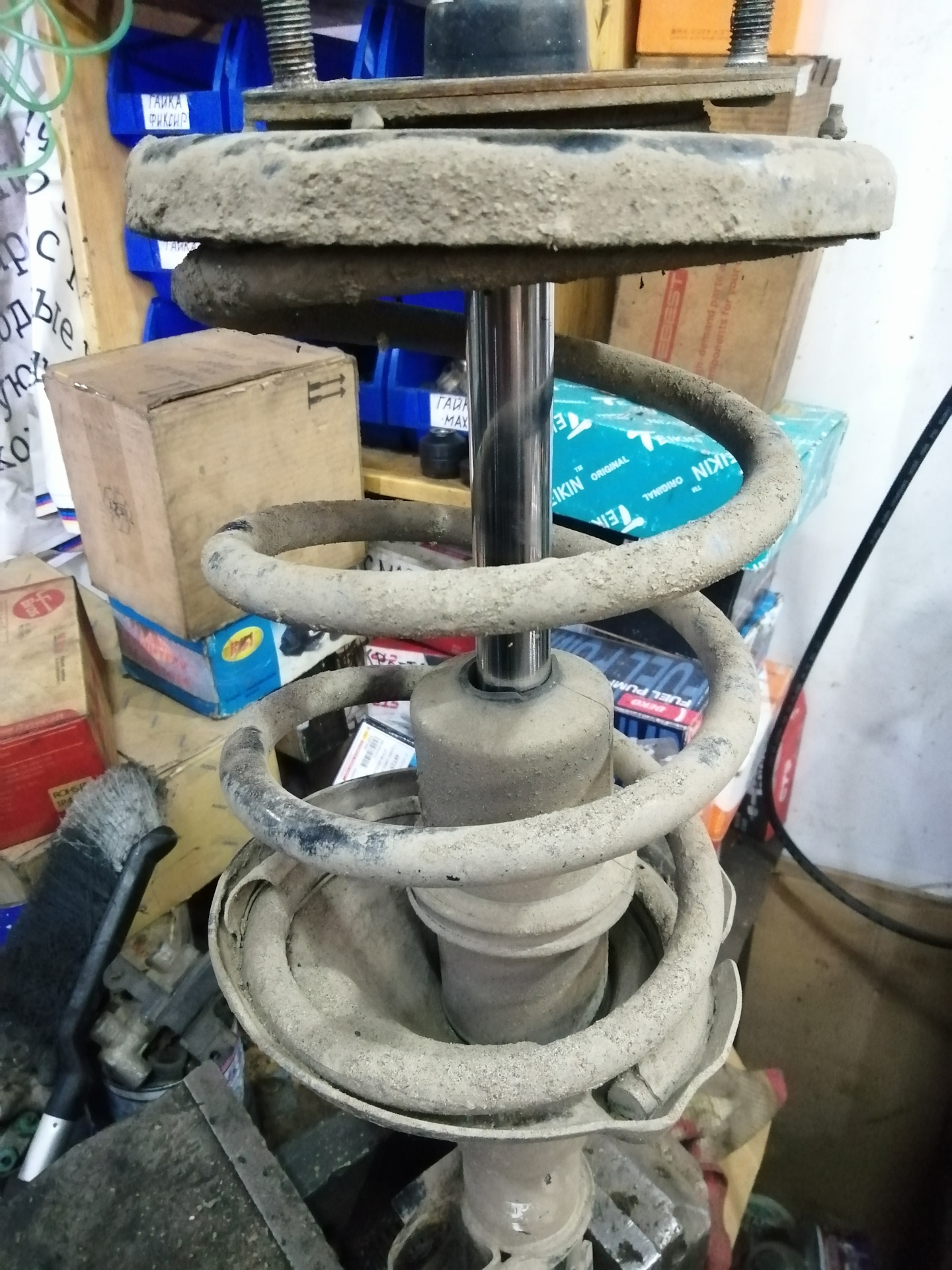 Прокачка передних стоек. — Honda CR-V (RD4/RD5/RD6/RD7), 2,4 л, 2003 года | своими руками | DRIVE2