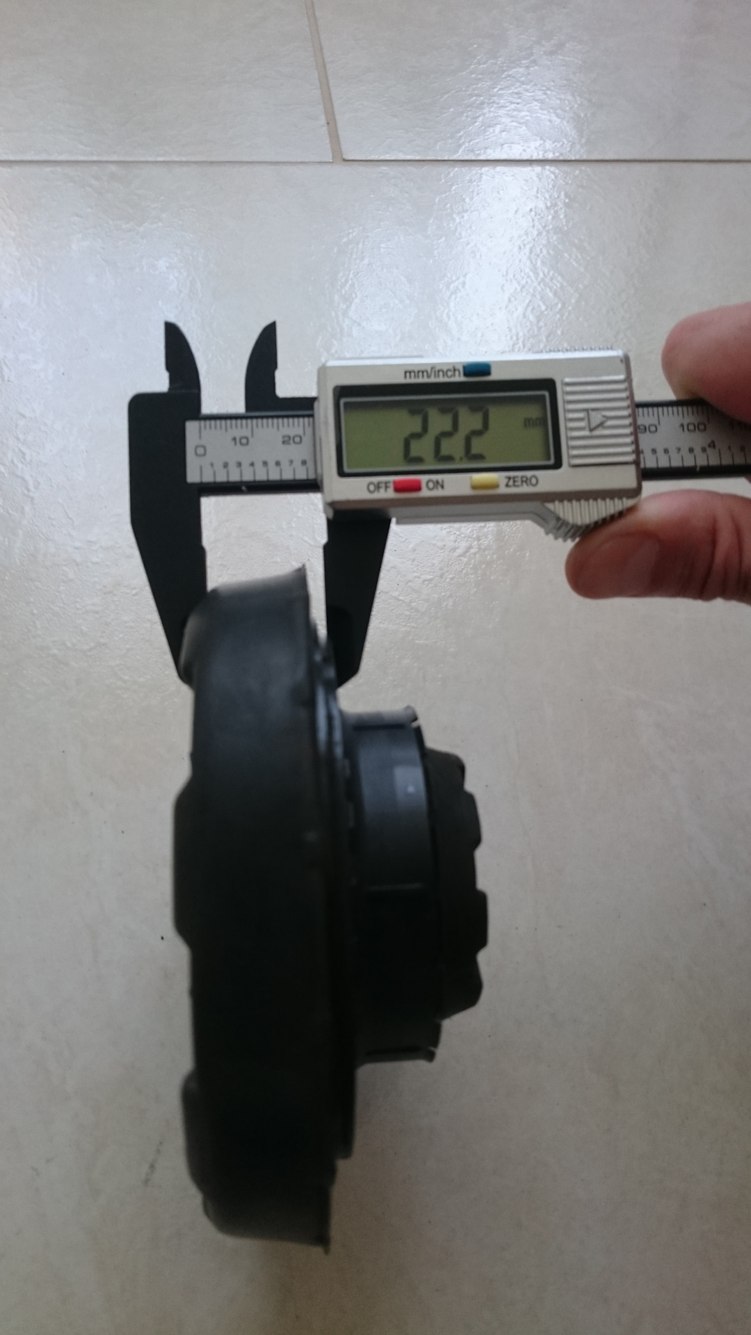 Замена опоры переднего амортизатора / Выпирает шток амортизатора ...