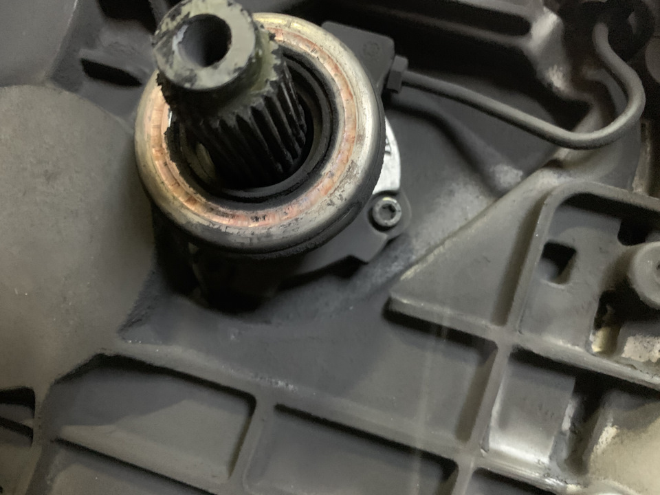 29. Замена сцепления. Бензонасос на своём месте. — Saab 9-3 (2G), 2,8 л ...