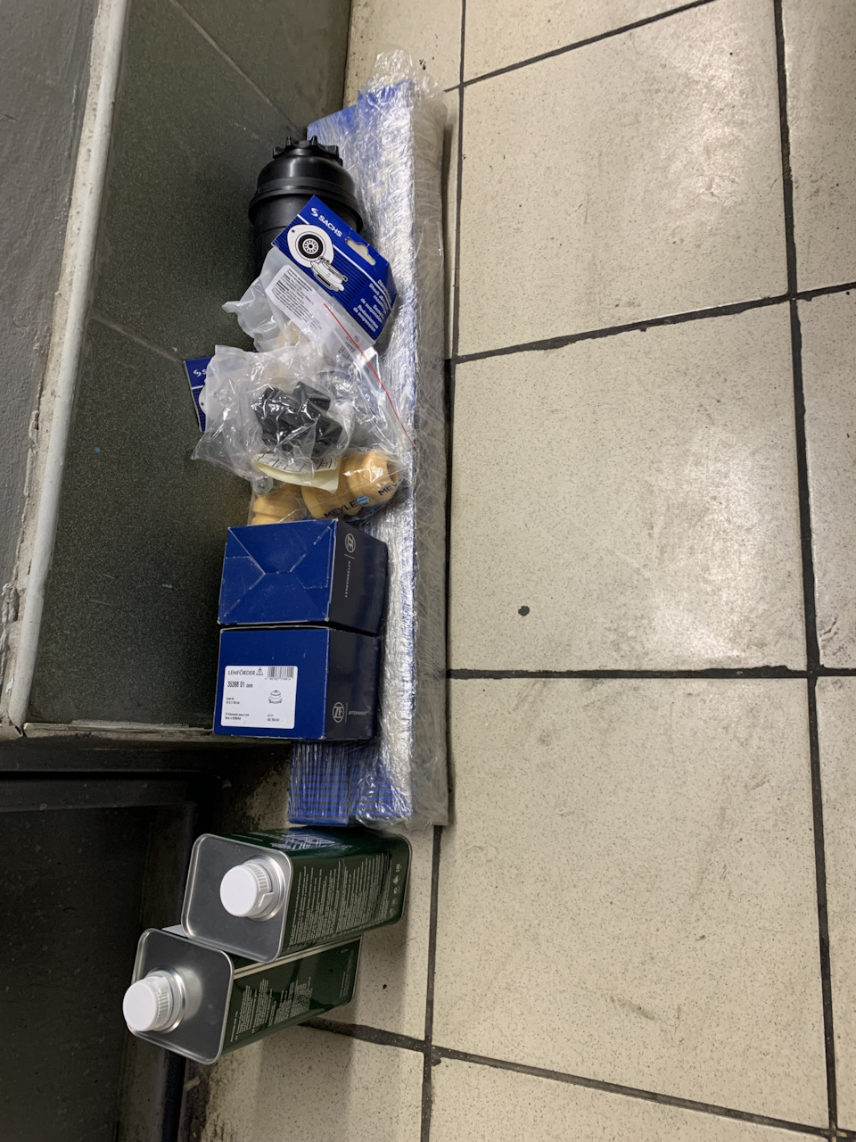 Задние амортизаторы и жидкость ГУРа — BMW 3 series (E90), 2 л, 2010 ...