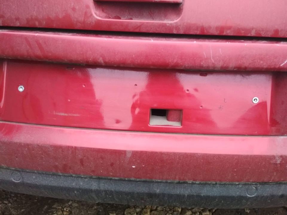 Замена крепления номерного знака — Citroen C4 (1G), 1,6 л, 2006 года ...