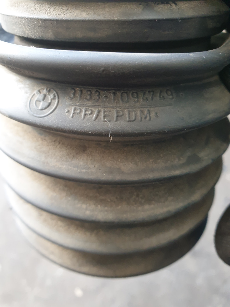 31331094749 Защитная трубка BMW | Запчасти на DRIVE2