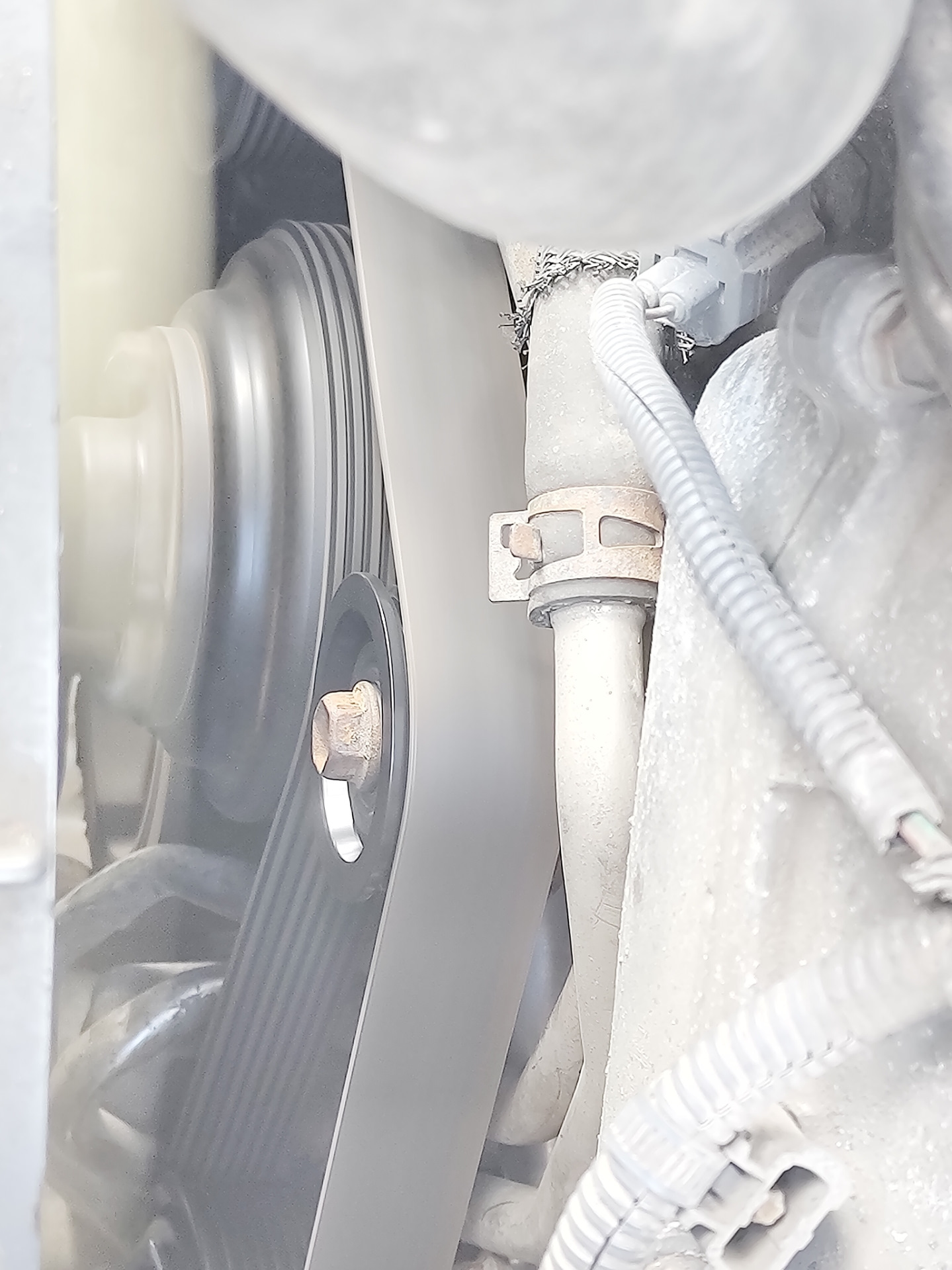 "СТО" обводной ролик, кронштейн вискомуфты. — Toyota Tundra (II), 5,7 л ...