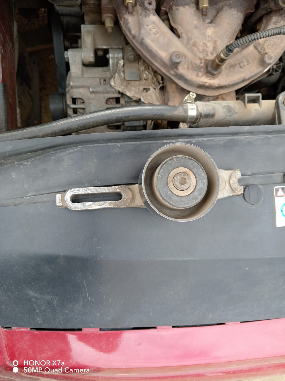 Натяжной ролик ремня генератора — Peugeot 307, 1,6 л, 2002 года ...