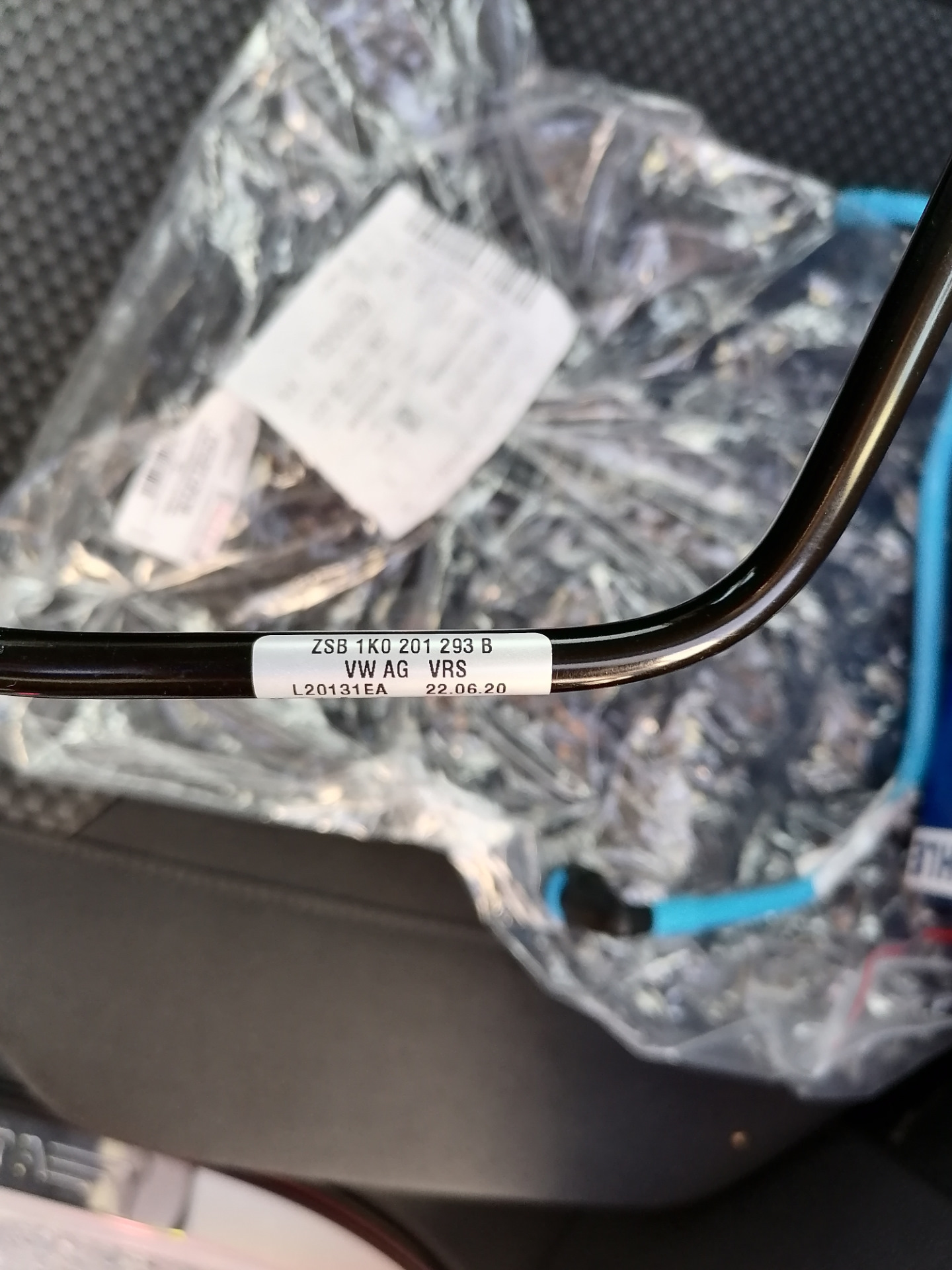 Замена топливных трубок — Volkswagen Jetta VI, 1,6 л, 2013 года | визит ...