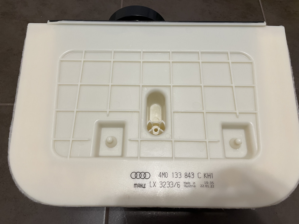 4M0133843C Фильтр воздушный / AUDI Q7 2.0TFSI, 3.0TDI 16~ VAG ...