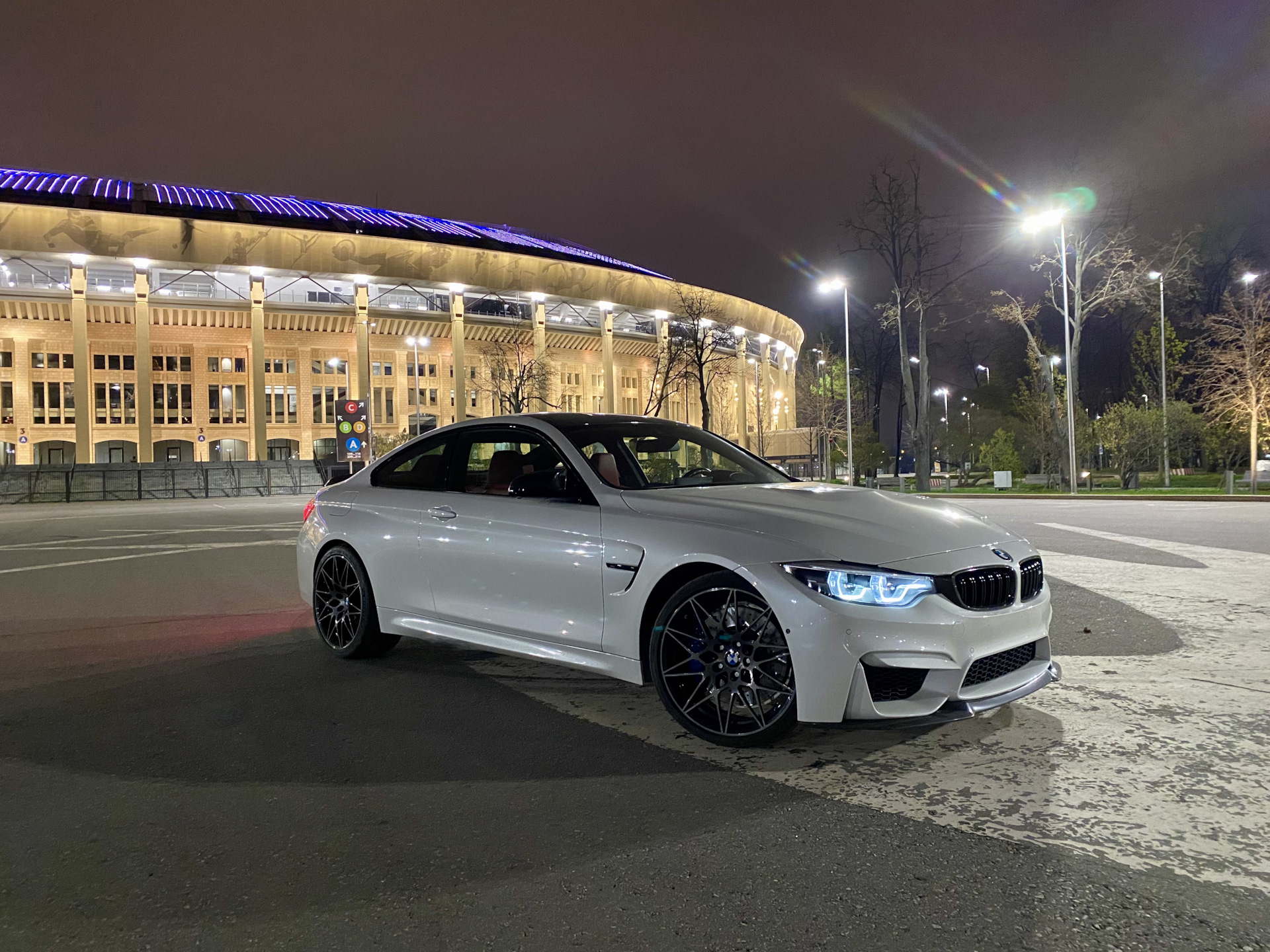 М4 в Лужниках. — BMW M4 Coupe (F82), 3 л, 2019 года | фотография | DRIVE2